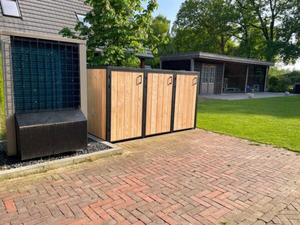 Containerberging Tresco - Drie containers - Met zwart stalen frame ...
