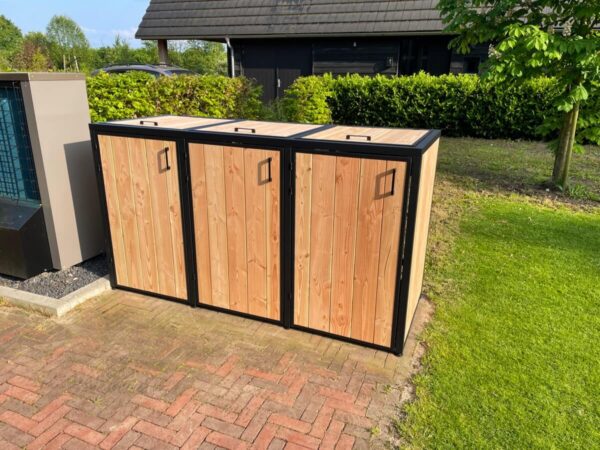 Containerberging Tresco - Drie containers - Met zwart stalen frame ...